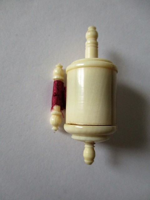 Antique ivory tape measure, barrel - Rod Naylors Antique Restoration