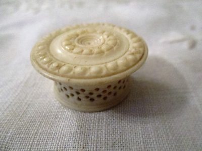 Bone thread winder box - Rod Naylors Antique Restoration